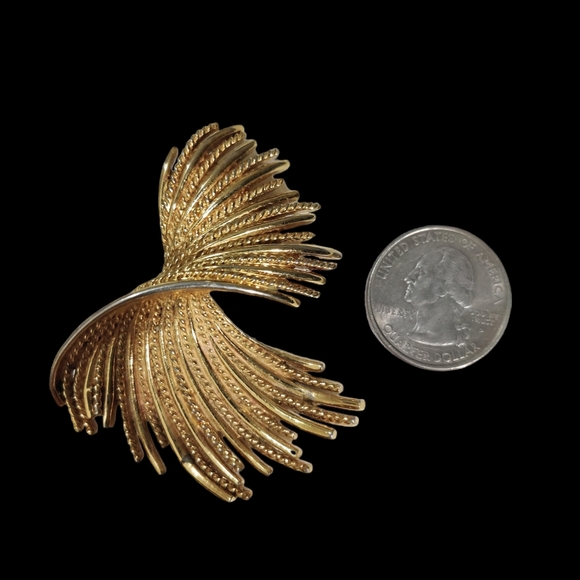Monet | Jewelry | Vintage Monet Brooch | Poshmark